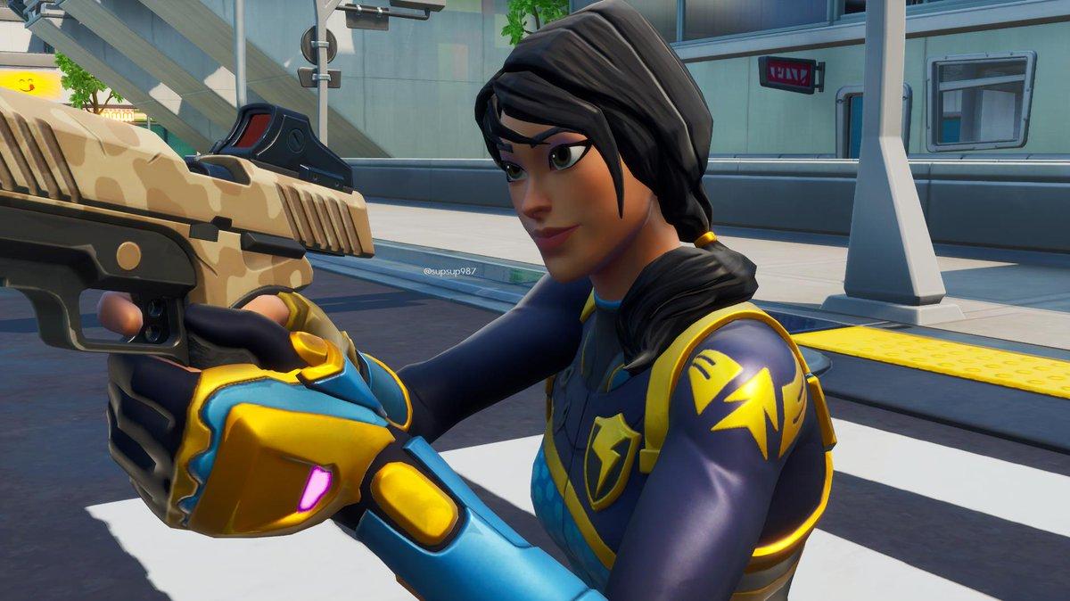 14+ Wallpapers in Bolt Fortnite Category
